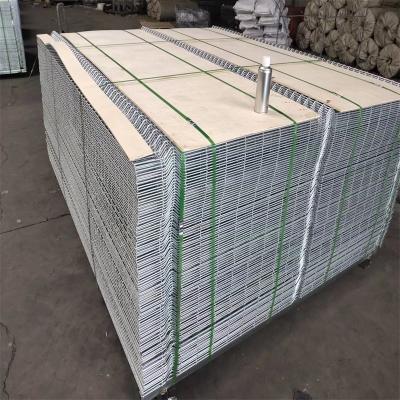 China Powder Coated Welded Wire Mesh Fence Panels For Prison With Square Hole for sale