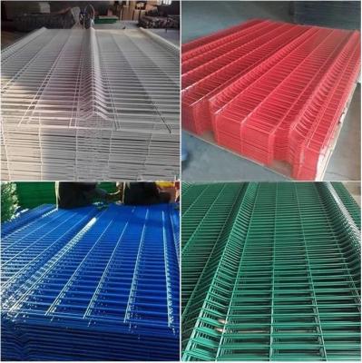 China Any Size Morden 3D Curved Mesh Fence Horse Yard V Shape Curved Wire Mesh Security Fence Bending Fence for sale