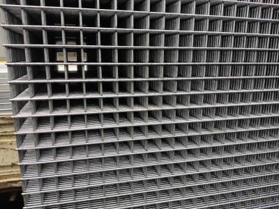 China Wholesale 2X18m Per Roll PVC Coated Green Color Gi Welded Wire Mesh for sale