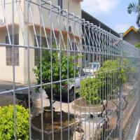 China Roll Top Triangle Bending Brc Welded Wire Mesh Fence for sale
