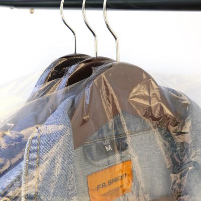 Cina Sacchetti di imballaggio di abbigliamento in plastica impermeabili al polvere per il deposito di abiti e vestiti OEM in vendita