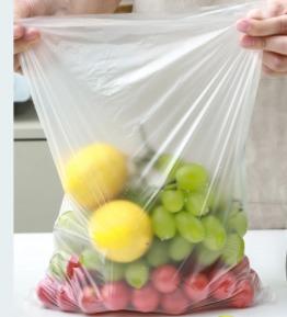 China Flat Type Transparent HDPE LDPE Plastic Grocery Bag on Roll for Food Packaging for sale