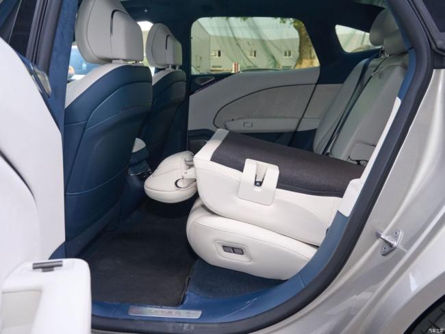 New Car Sedan Electric Car EV Zeekr007 2024 4WD 75kwh+100wkwh battery