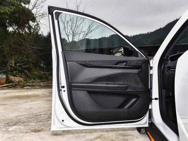 Changan Uni-V 1.5t Petrol Car 5 Seats Sedan High-Performance Uni V Gasoline Car