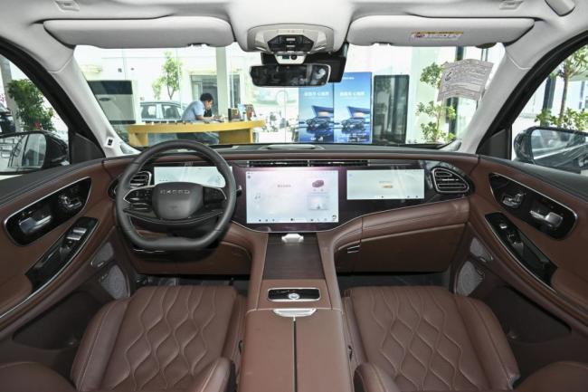 Exeed Range Rover 2023 400t 2WD Starelite 6-Seater