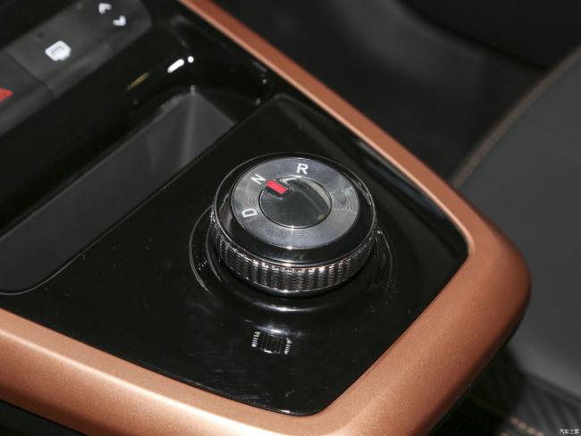 New Car Electric Car Electric Vehicle EV SUV Cheap Dongfeng Nammi Box Zhuifeng 331km Standard