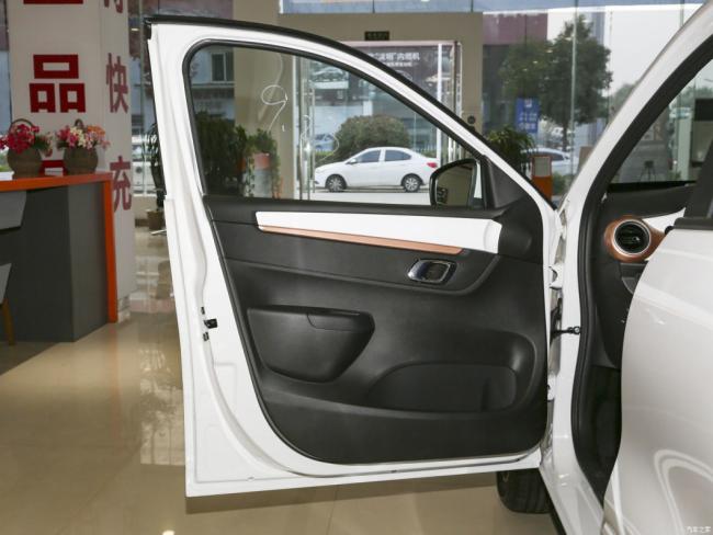 New Car Electric Car Electric Vehicle EV SUV Cheap Dongfeng Nammi Box Zhuifeng 331km Standard