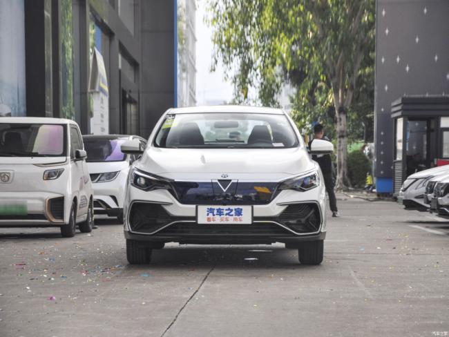 New Car Electric Car Electric Vehicle EV Sedan Cheap Dongfeng Venucia D60EV 2023 Plus Comfort Si