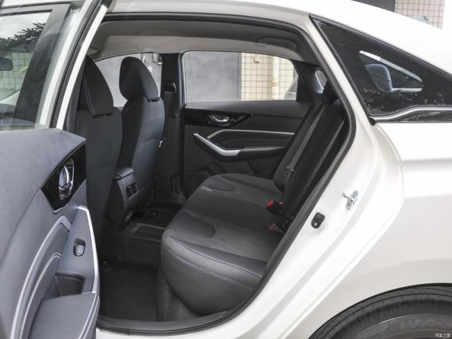 New Car Electric Car Electric Vehicle EV Sedan Cheap Dongfeng Venucia D60EV 2023 Plus Comfort Si