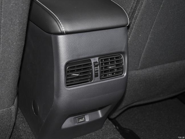 New Car Electric Car Electric Vehicle EV Sedan Cheap Dongfeng Venucia D60EV 2023 Plus Comfort Si