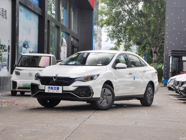 New Car Electric Car Electric Vehicle EV Sedan Cheap Dongfeng Venucia D60EV 2023 Plus Comfort Si