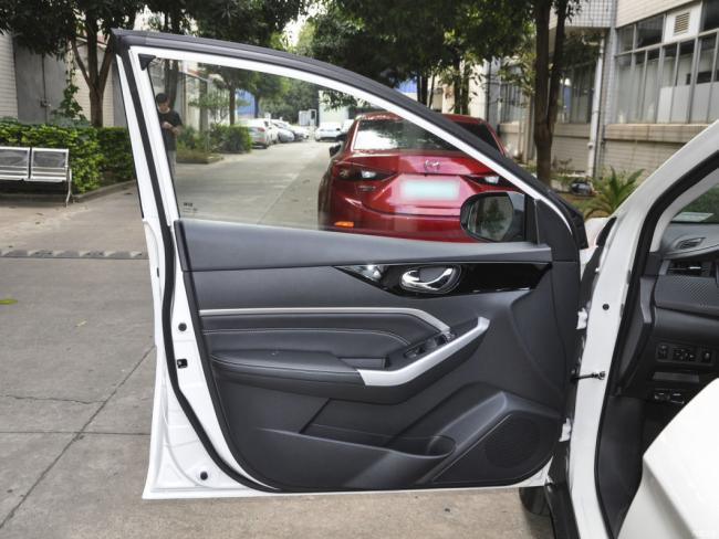 New Car Electric Car Electric Vehicle EV Sedan Cheap Dongfeng Venucia D60EV 2023 Plus Comfort Si