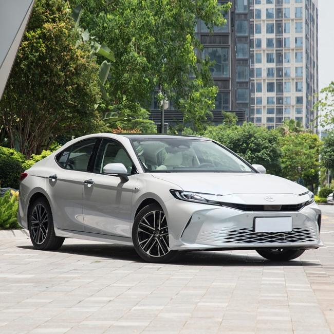 Hot Selling 2024 Toyota Camry 2.5hq Dualengine Flagship Version New Energy Car Double Engine Hybrid Car