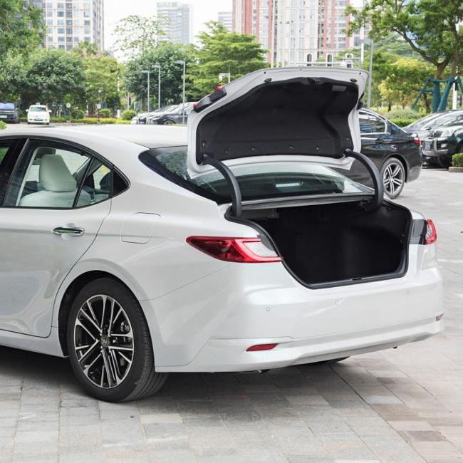 Hot Selling 2024 Toyota Camry 2.5hq Dualengine Flagship Version New Energy Car Double Engine Hybrid Car