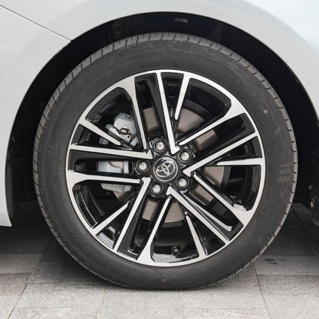 Hot Selling 2024 Toyota Camry 2.5hq Dualengine Flagship Version New Energy Car Double Engine Hybrid Car