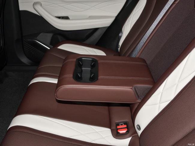 SUV Geely Monjaro Xingyue L 2.0td Auto 4WD Flagship Version Gasoline Car