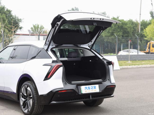 New Car SUV EV Electric Car Hiphi Y 810km Long-Range