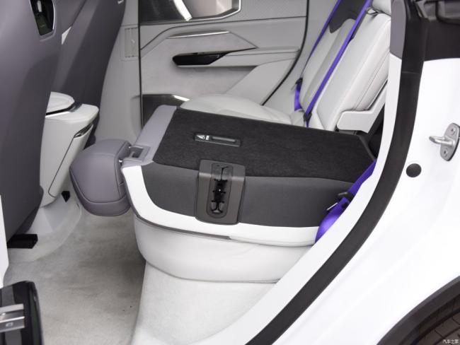 New Car SUV EV Electric Car Hiphi Y 810km Long-Range