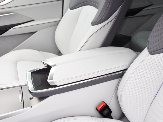 New Car SUV EV Electric Car Hiphi Y 810km Long-Range