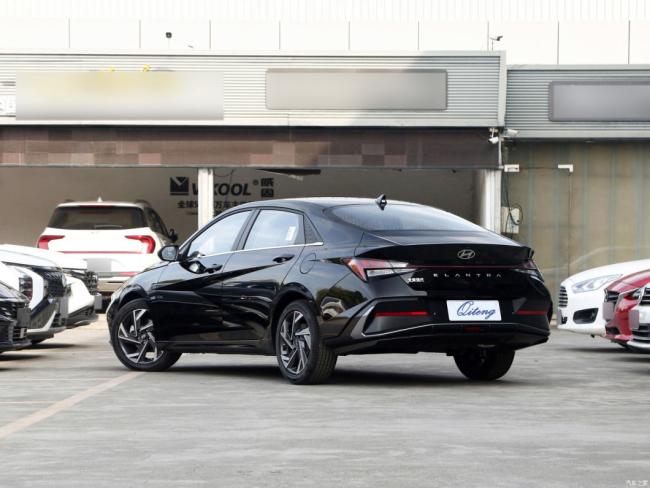 2023 Hyundai Gasoline Car Elantra 1.5L CVT Luxury Premium Edition