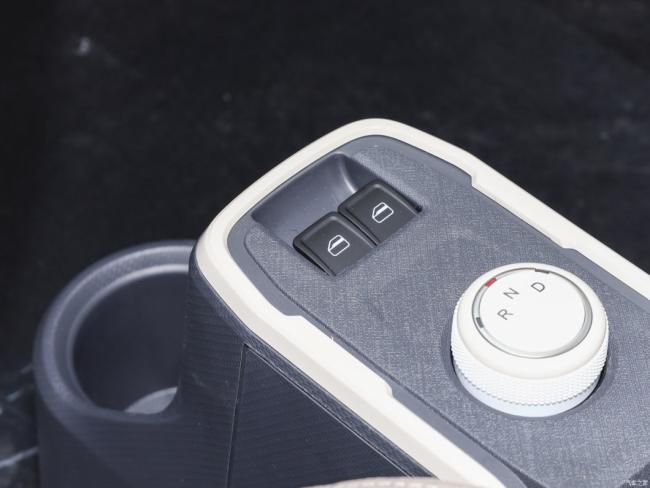 New Car Electric Car Electric Vehicle EV Minicar Chery New Energy QQ-Ice Cream 2024 120km Milkshake