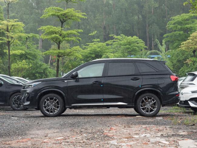 2024 Honor Edition 100km Premium 5-Seater SUV