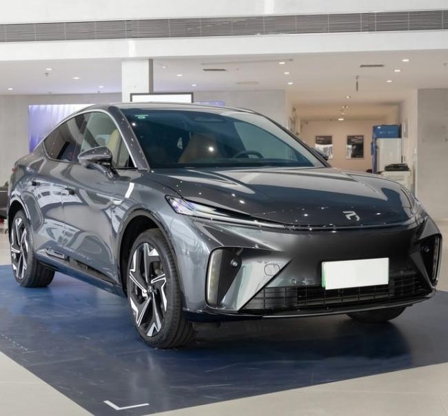 2023 Rising Auto R7 Long-Range Screen Master Version New EV Car Electric Crossover