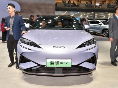 Cina 2024 Byd Sealion 07 EV 550 Awd Versione di navigazione intelligente Veicolo elettrico SUV AWD in vendita