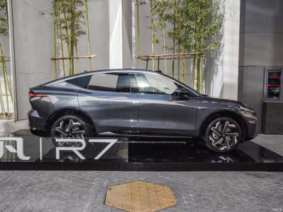 China Electric Vehicle EV Rising Auto R7 2023 Flagship Top Speed Km/H 200 Customized Request for sale