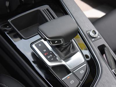 Cina Auto a benzina Audi A4l 2023 40tfsi con cambio automatico e 4858*1847*1439 Dimensioni in vendita