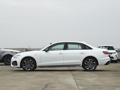 Cina 2023 Audi A4l 40tfsi Luxury Dynamic Version Automobile a benzina con 5 posti in vendita