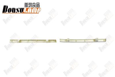 中国 下のヘッドライト トリム FSR96 プラスチック OEM 1-86830005-5 1868300055 販売のため