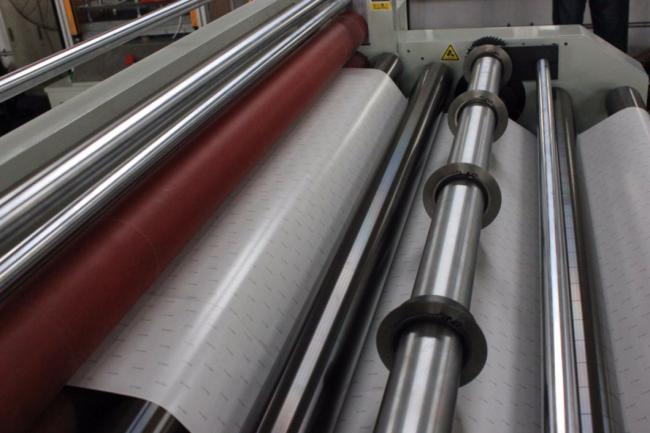 Plastic Film PP PE Non Woven Fabric Paper Roll to Sheet Cutting Machine with Slitting Function