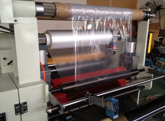 Adhesive Sticker/ Adhesive Label Slitting Machine (DP-650)