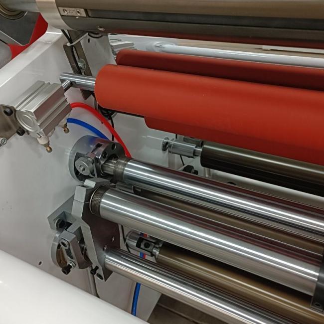 Center Surface Rewinding Slitting Machine for Aluminum Foil