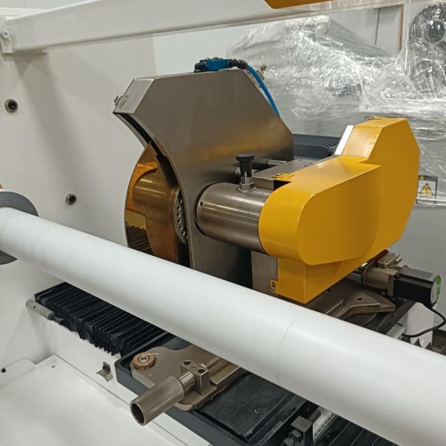 Dp-1600c Auto Roll Cutting Machine