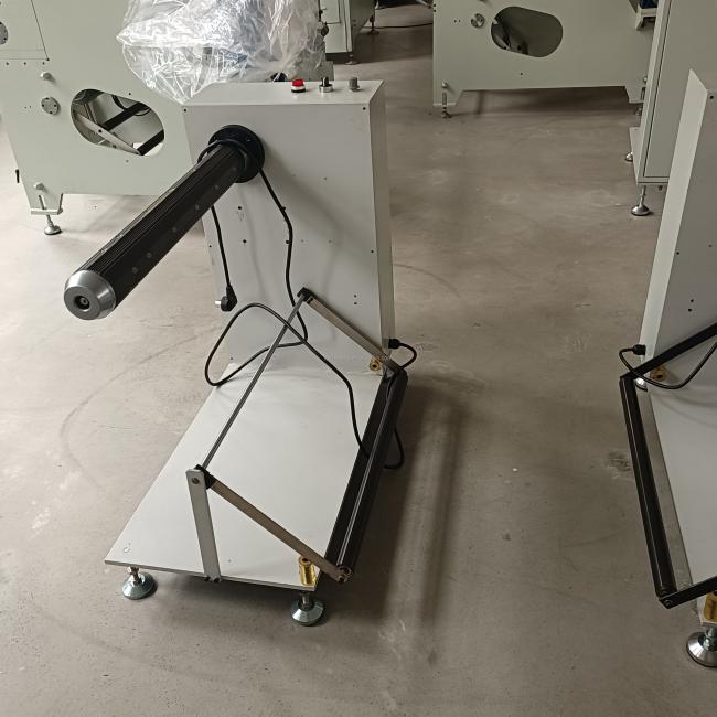 Film and fabric unwind machine used for die cutting machine