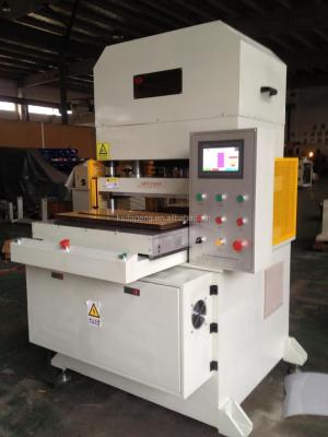 China Speed Adhesive Sticker Roll Hydraulic Die Cutting Machine at 45 Times Per Minute for sale