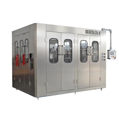 Cina 500ml 8000bph ha carbonatato l'imbottigliatrice della soda delle teste della macchina di rifornimento della bibita 24 in vendita