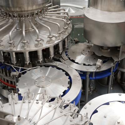 Κίνα Εμφιαλώνοντας εξοπλισμός χυμού PLC μηχανών πλήρωσης χυμού CGF8 2000BPH προς πώληση