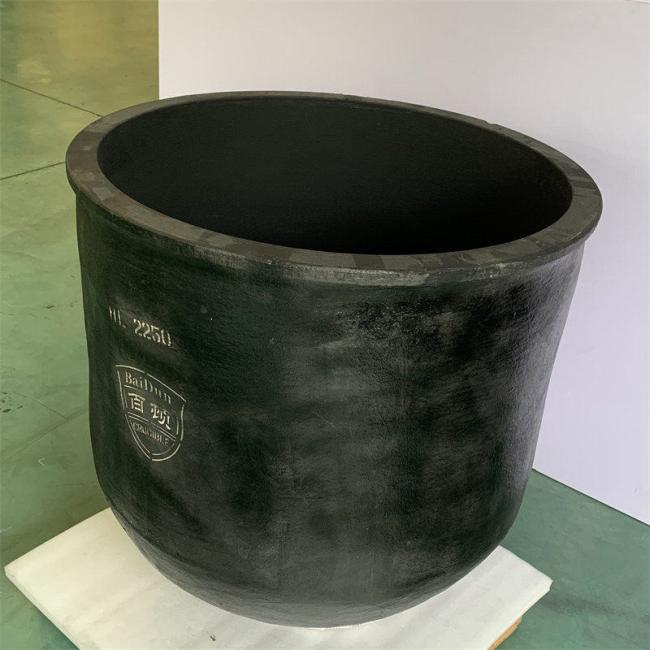 Multiple crucibles displayed together highlighting consistent manufacturing quality