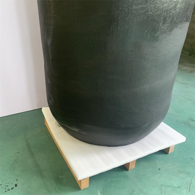 Smooth surface crucible for metal casting