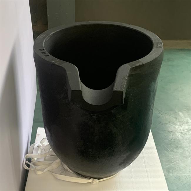 Silicon carbide graphite crucible with pouring nozzle - detail view