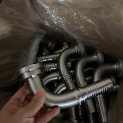 Cina flangia di tubo flessibile idraulica 87992 9000psi che misura un gomito Sae da 90 gradi in vendita