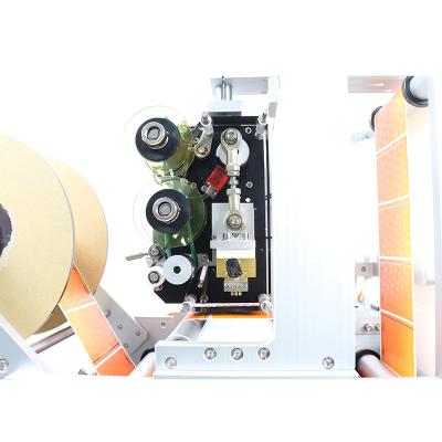 Cina Adesivo adesivo data stampata bottiglia rotonda Macchina di etichettatura manuale con azionamento elettrico in vendita