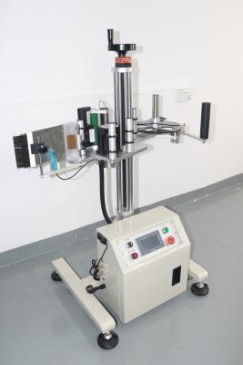 China Wood Packaging Material Flat Surface Labeling Machine for Smooth Labeling Process for sale