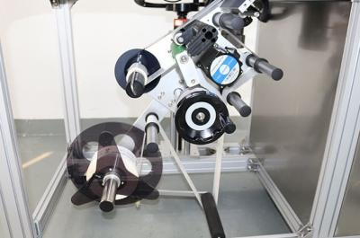Cina Imballaggio in legno Macchina di etichettatura a doppio lato automatica per la produzione di linee di assemblaggio di cartoni in vendita