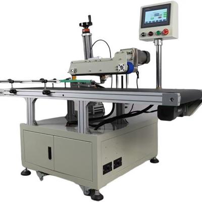 China Material de embalagem de madeira Máquina automática de rotulagem de superfície plana para sacos químicos à venda