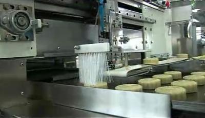 China Dates Filled / Mixed Nuts Filled / Cheese Filled / Pistachios Filled Moon Cake Machine for sale
