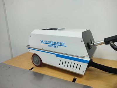 China 3M Standard Length Ice Spraying Tube Dry Ice Cleaning Machine For Cleaning for sale